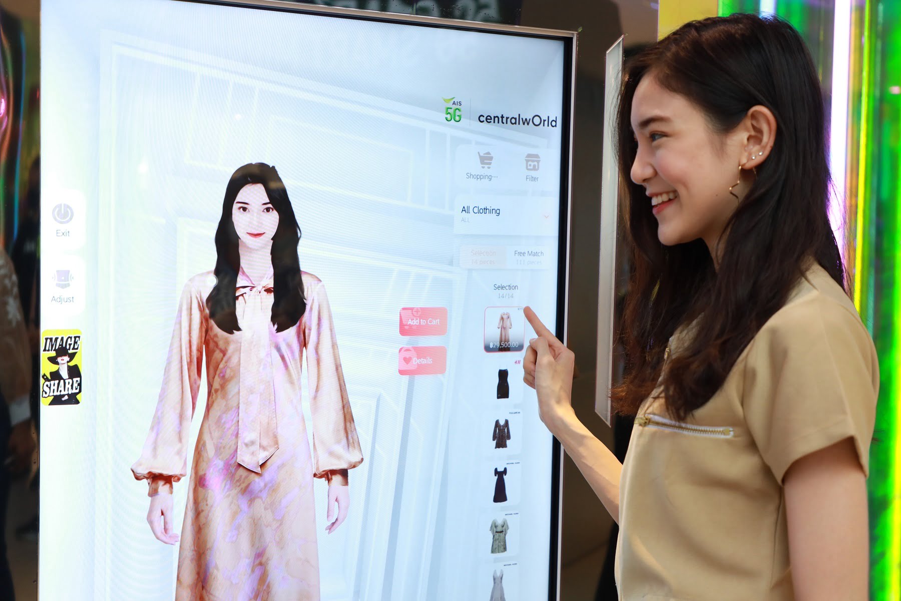 ADVANC-CPN เปิดตัว AIS 5G SMART MIRROR ลองเสื้อฟ้าเสมือนจริงผ่าน 5G : อินโฟเควสท์