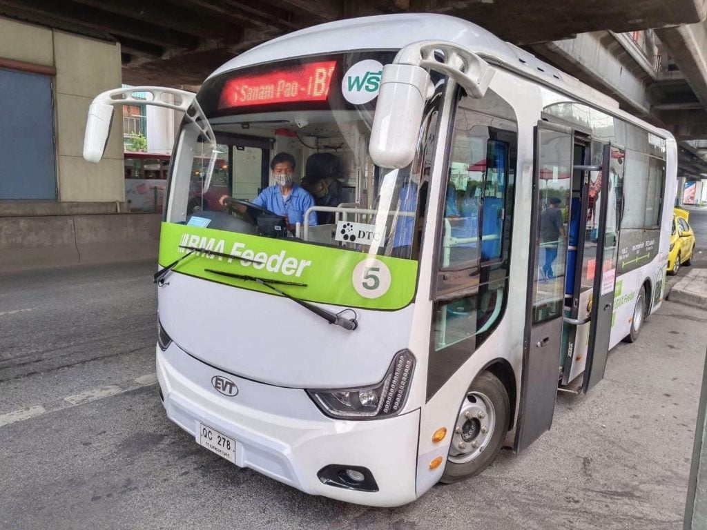 นั่งรถ BMA Feeder เที่ยวสงกรานต์ฟรีกับกทม.เส้นทางลานคนเมือง-คลองผดุงฯ-ถนนข้าวสาร : อินโฟเควสท์