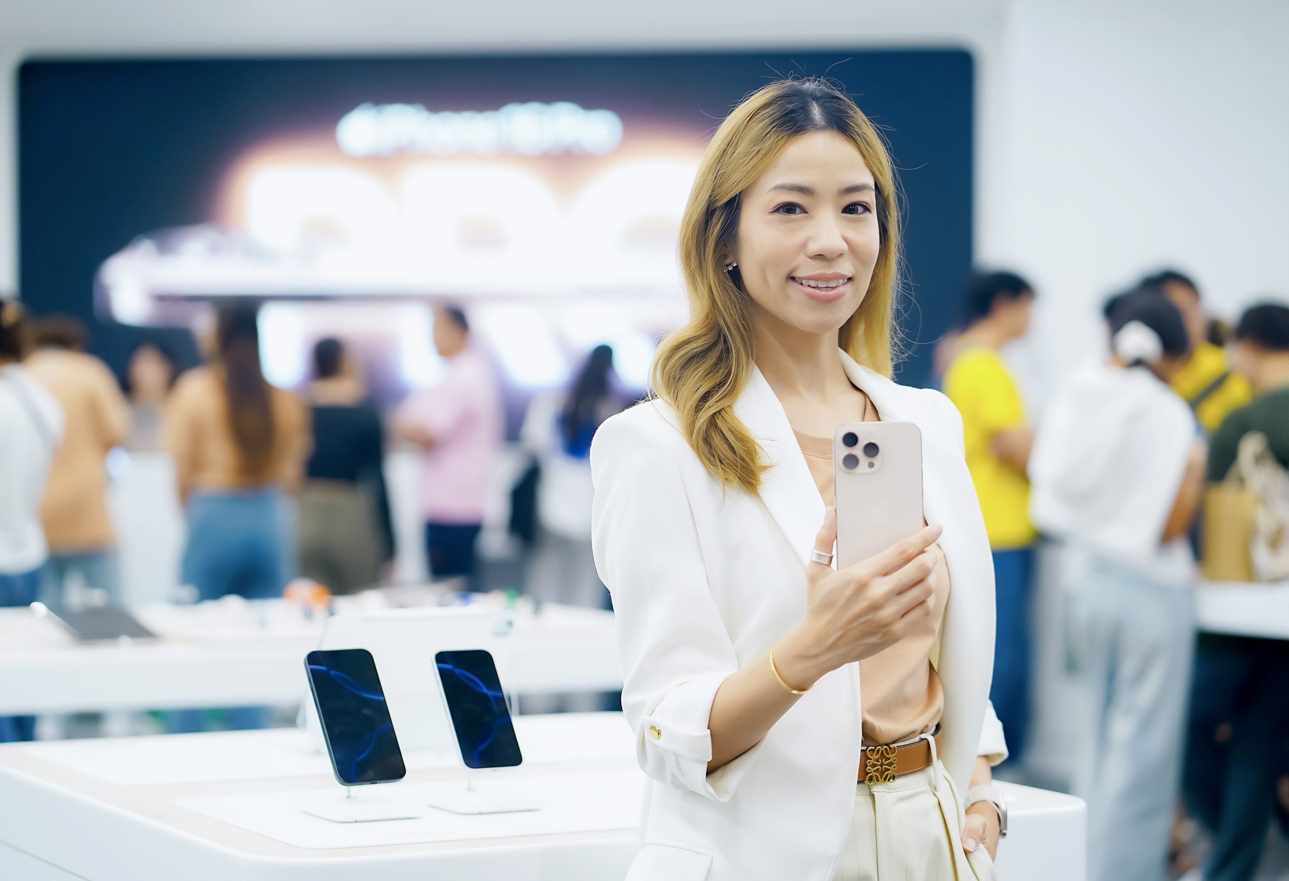 COM7 ยิ้มรับกระแส iPhone 16 ยอดจองแรงไม่แผ่วเกาะเทรนด์ Apple Intelligence : อินโฟเควสท์